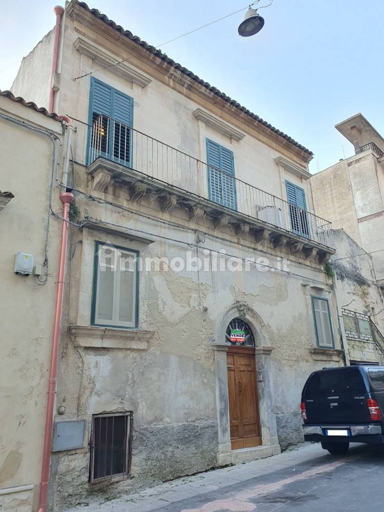 Quadrilocale corso Giuseppe Garibaldi 89, Centro, Modica