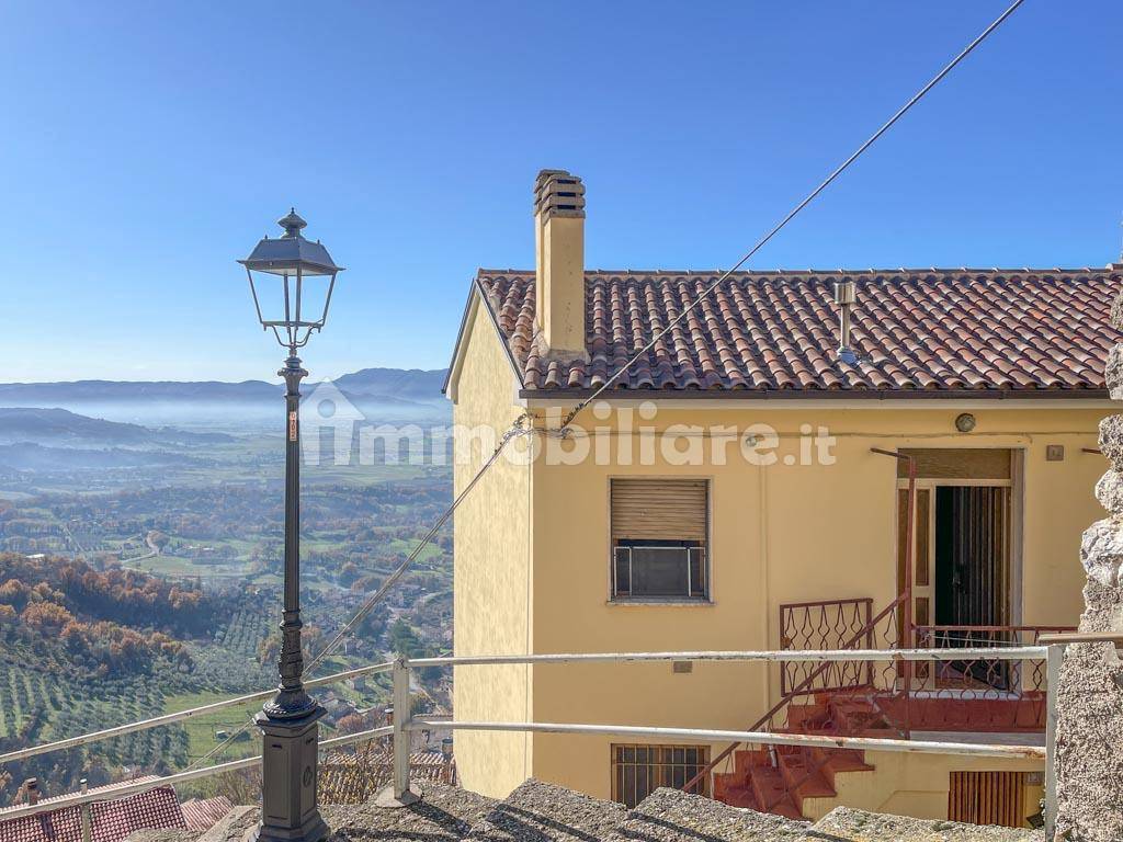 Trilocale via Camillo Benso di Cavour, Centro, Poggio Bustone