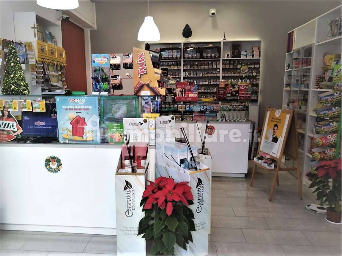 Locale commerciale in Vendita