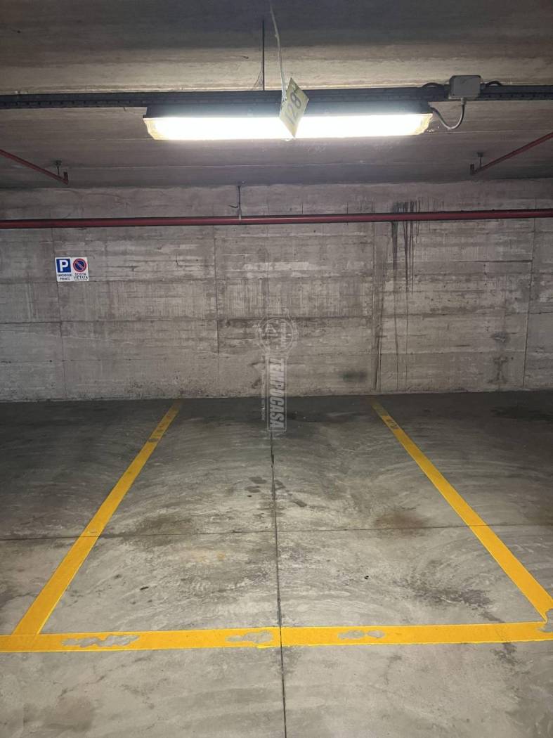 Posto auto - moto in Vendita