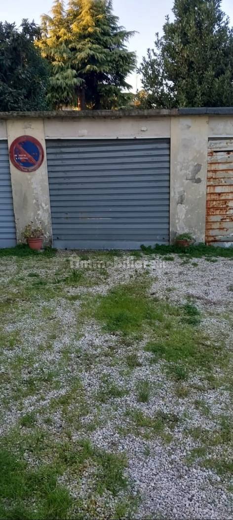 Garage - Box in Vendita