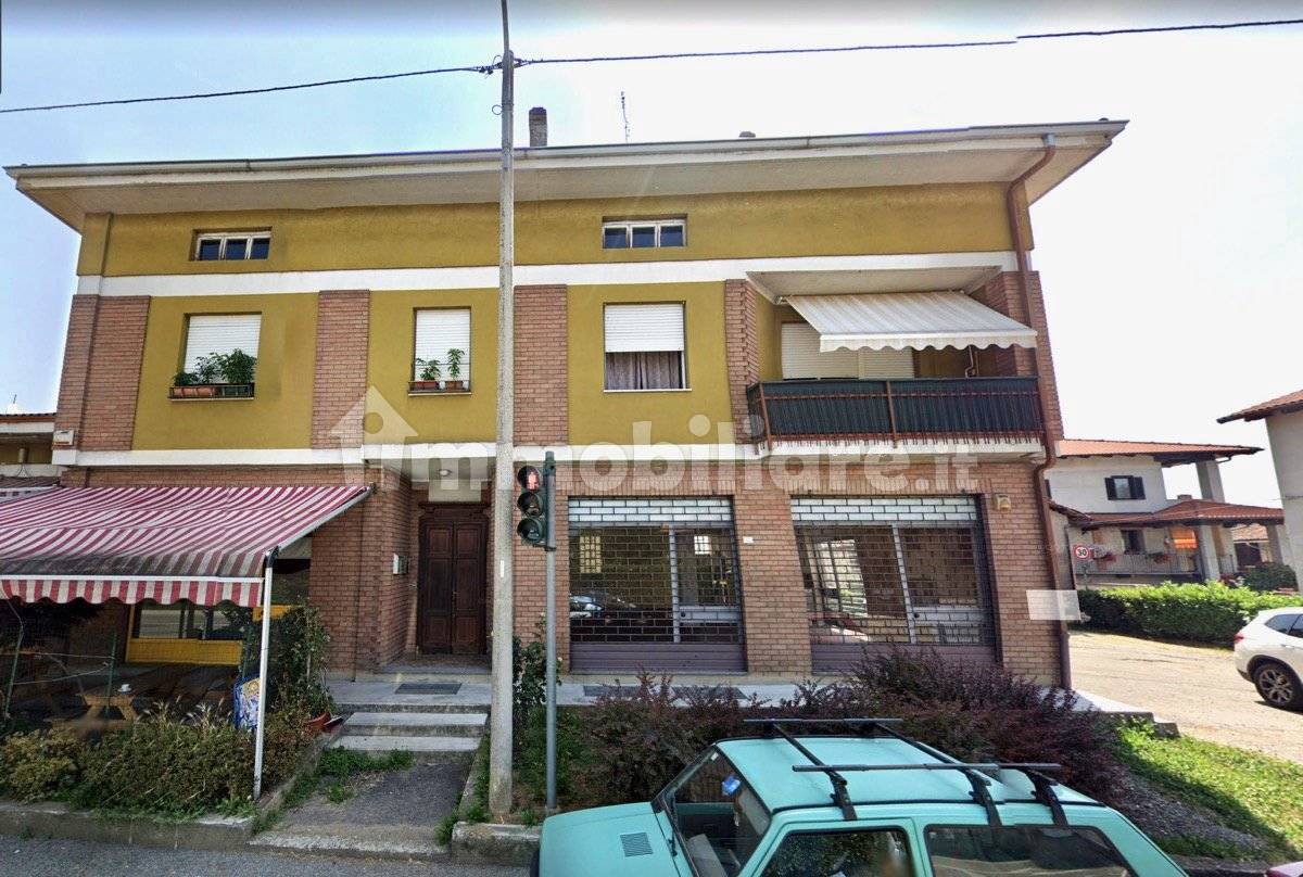 Locale commerciale in Vendita