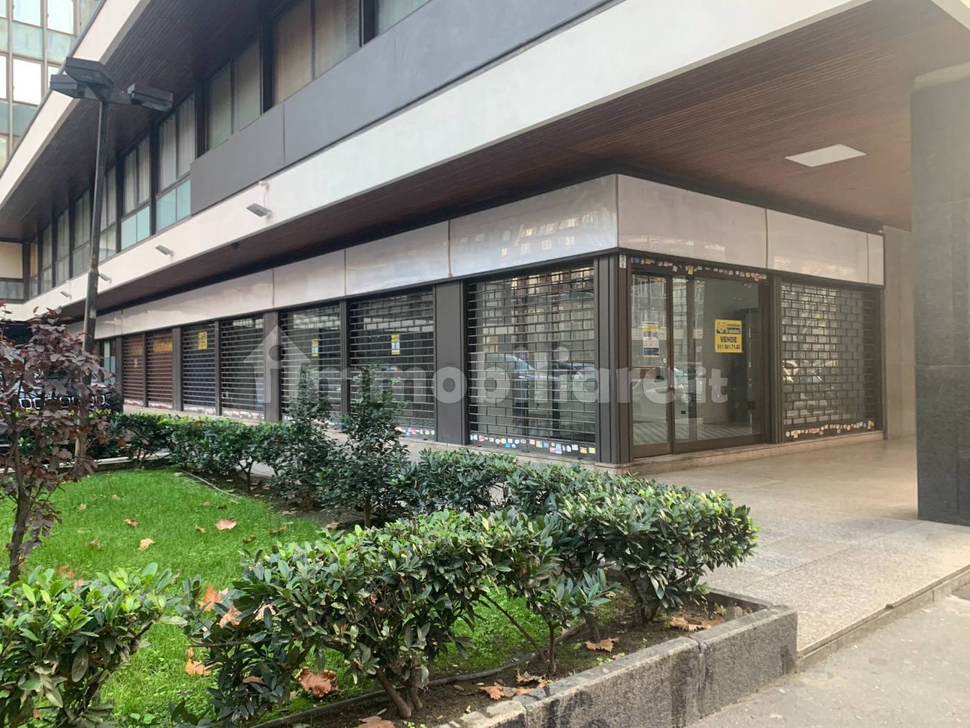 Locale commerciale in Vendita