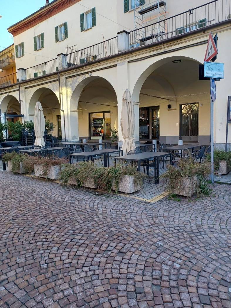 Locale commerciale in Vendita