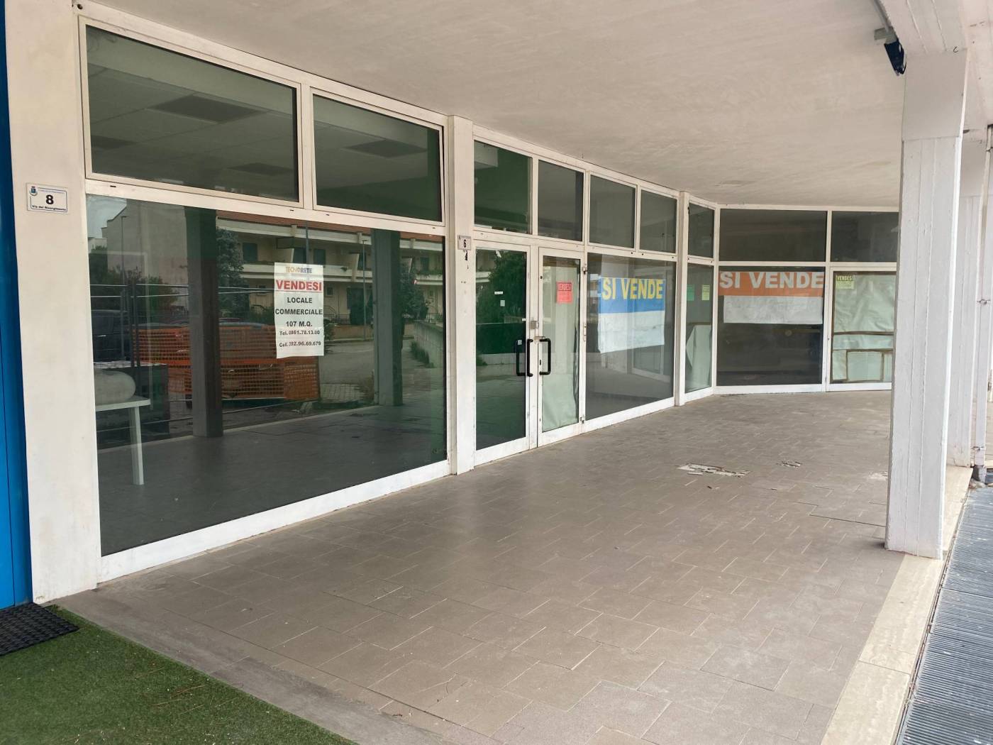 Locale commerciale in Vendita