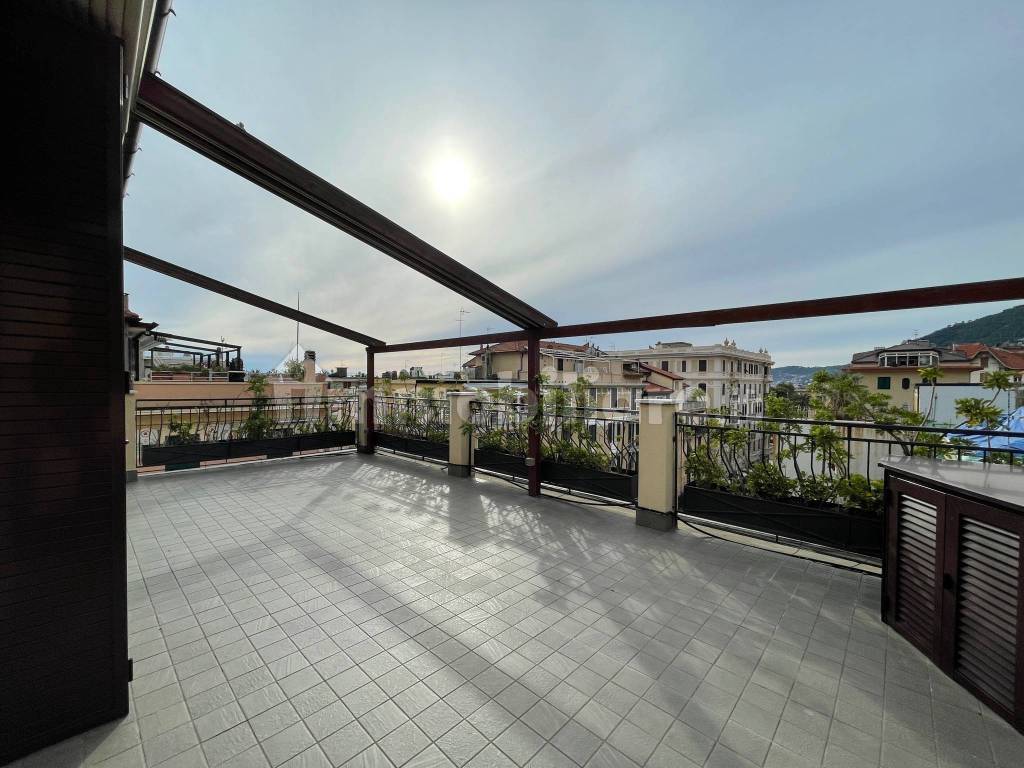 Vendita Attico in viale Daniel Hanbury 98 Alassio. Ottimo stato, con ...