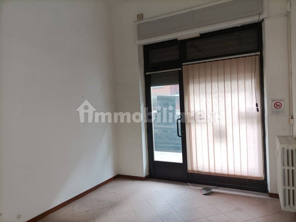 Locale commerciale via Monte Rosa, Torino, Rif. 100145504 - Immobiliare.it