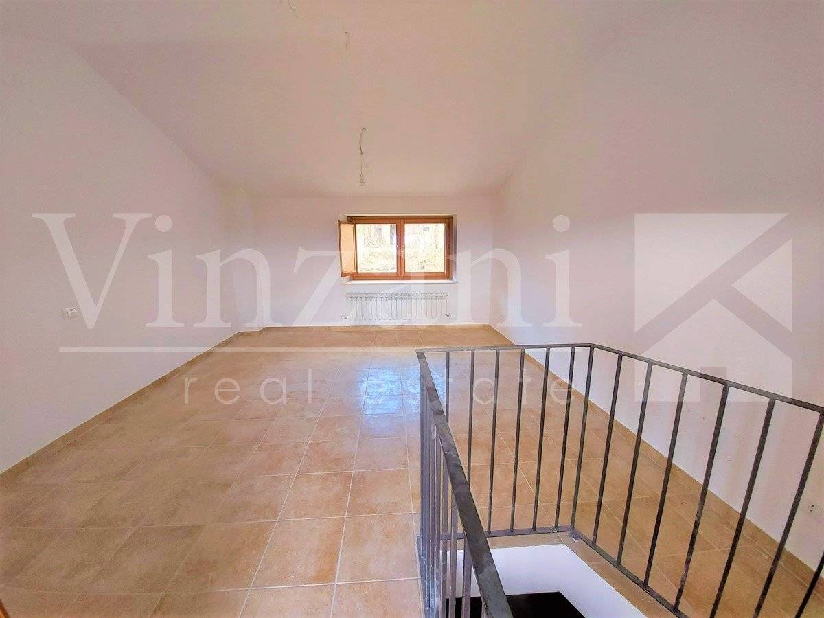 Quadrilocale via San Silvestro, Centro, Pizzoli