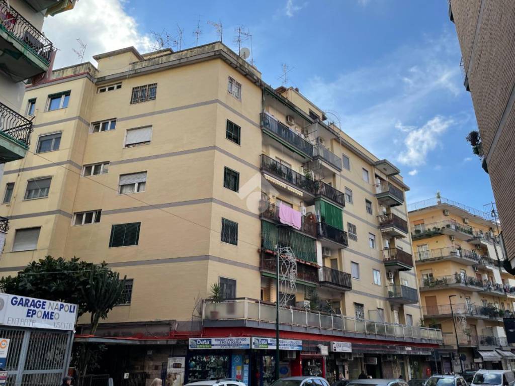 Vendita Appartamento Napoli. Trilocale in via Nicolò Garzilli 13. Buono ...