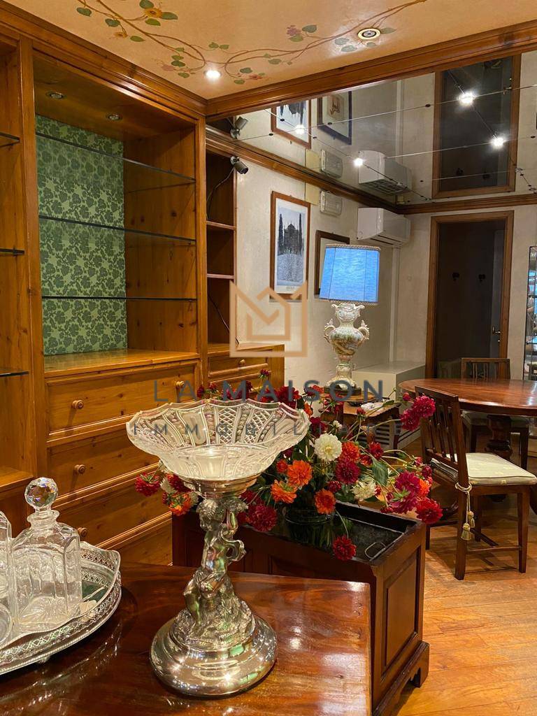 Locale commerciale in Vendita