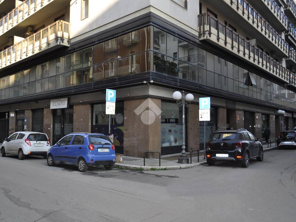 Locale commerciale via Trieste 22, Foggia, Rif. 100163878 - Immobiliare.it
