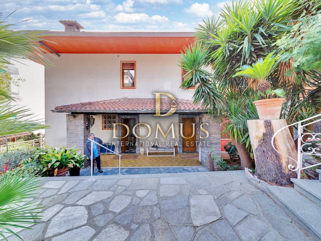 Vendita Appartamento in villa in Strada Solaro 71 Sanremo. Buono stato ...