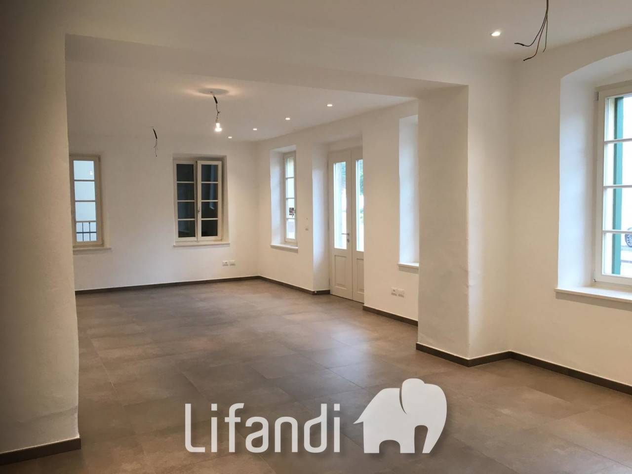 Locale commerciale in Vendita