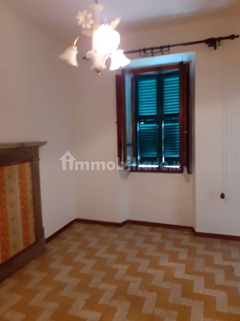 Trilocale da ristrutturare, primo piano, Centro, Sansepolcro