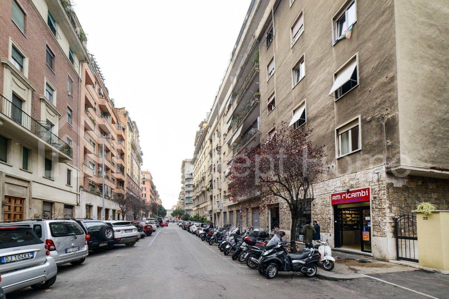 Locale commerciale in Vendita