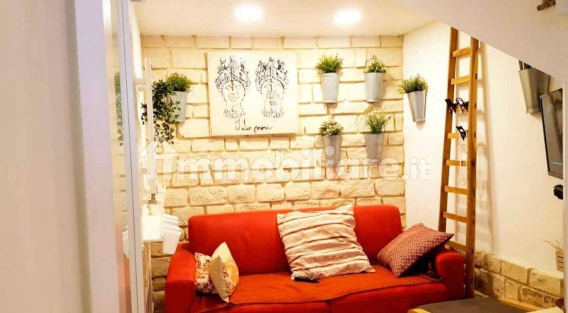 Trilocale via Gabriello Chiabrera 8, Centro, Scicli