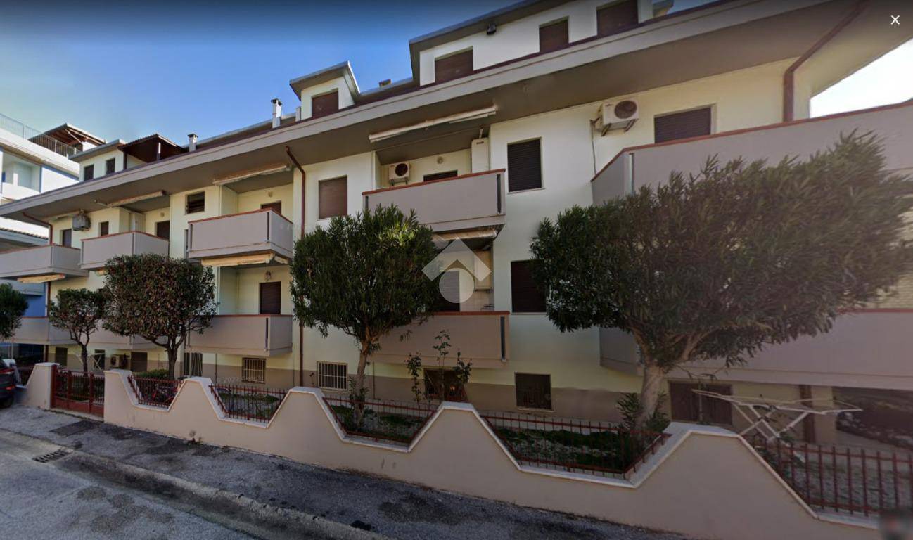 Trilocale via U  Foscolo 39, Centro, Martinsicuro