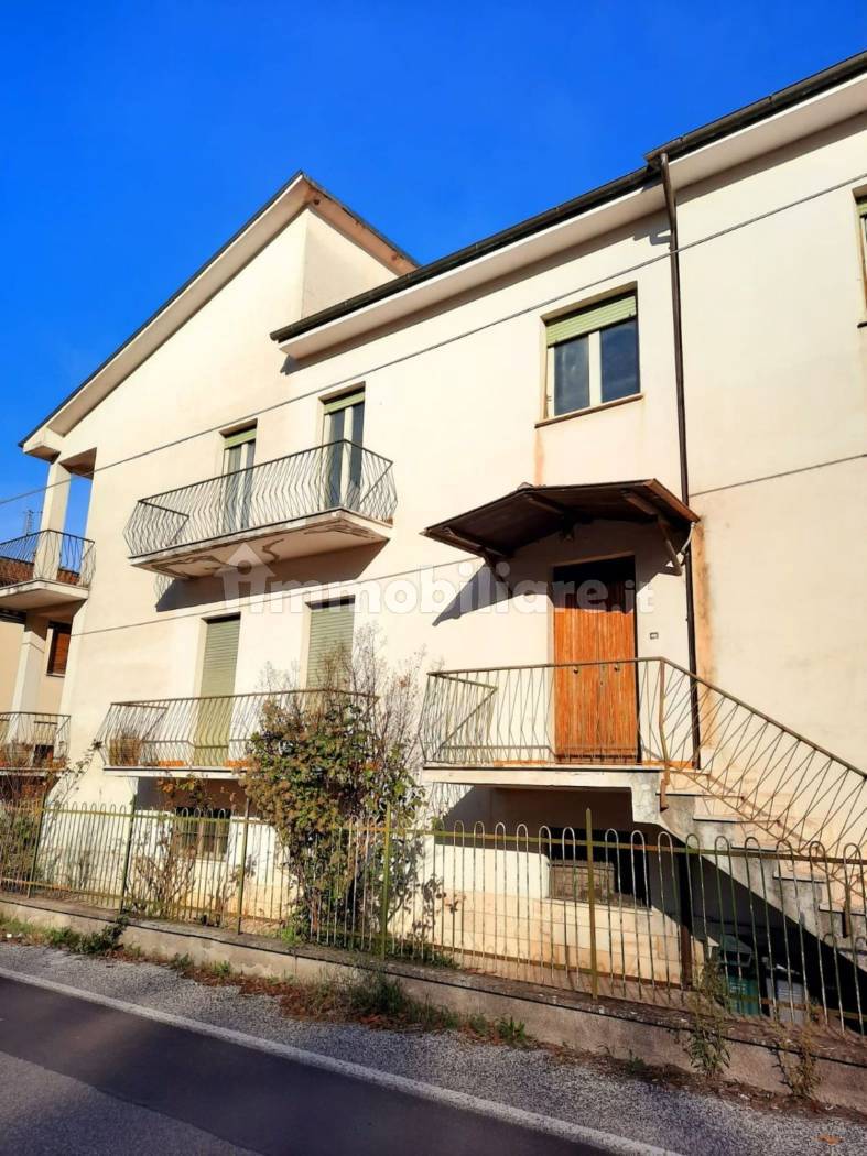 Appartamento via padule San c, Rieti