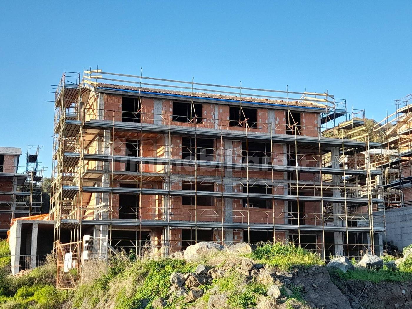 Villa plurifamiliare via Madonna delle Lacrime, Centro, San Giovanni la Punta