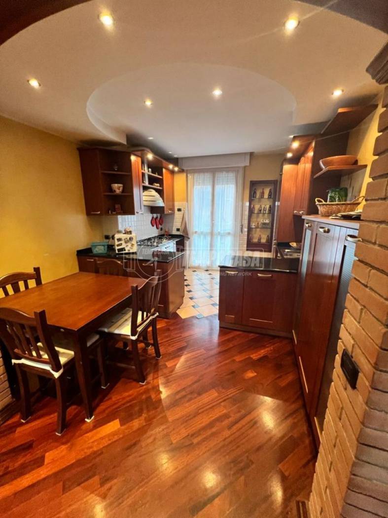 Trilocale via Giacomo Puccini, Centro, Cornate d&#x27;Adda