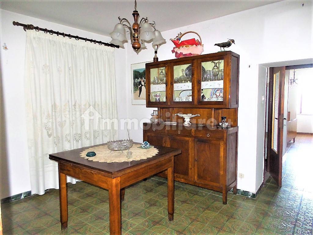 Trilocale via Sardegna 48, Centro, Caprarola