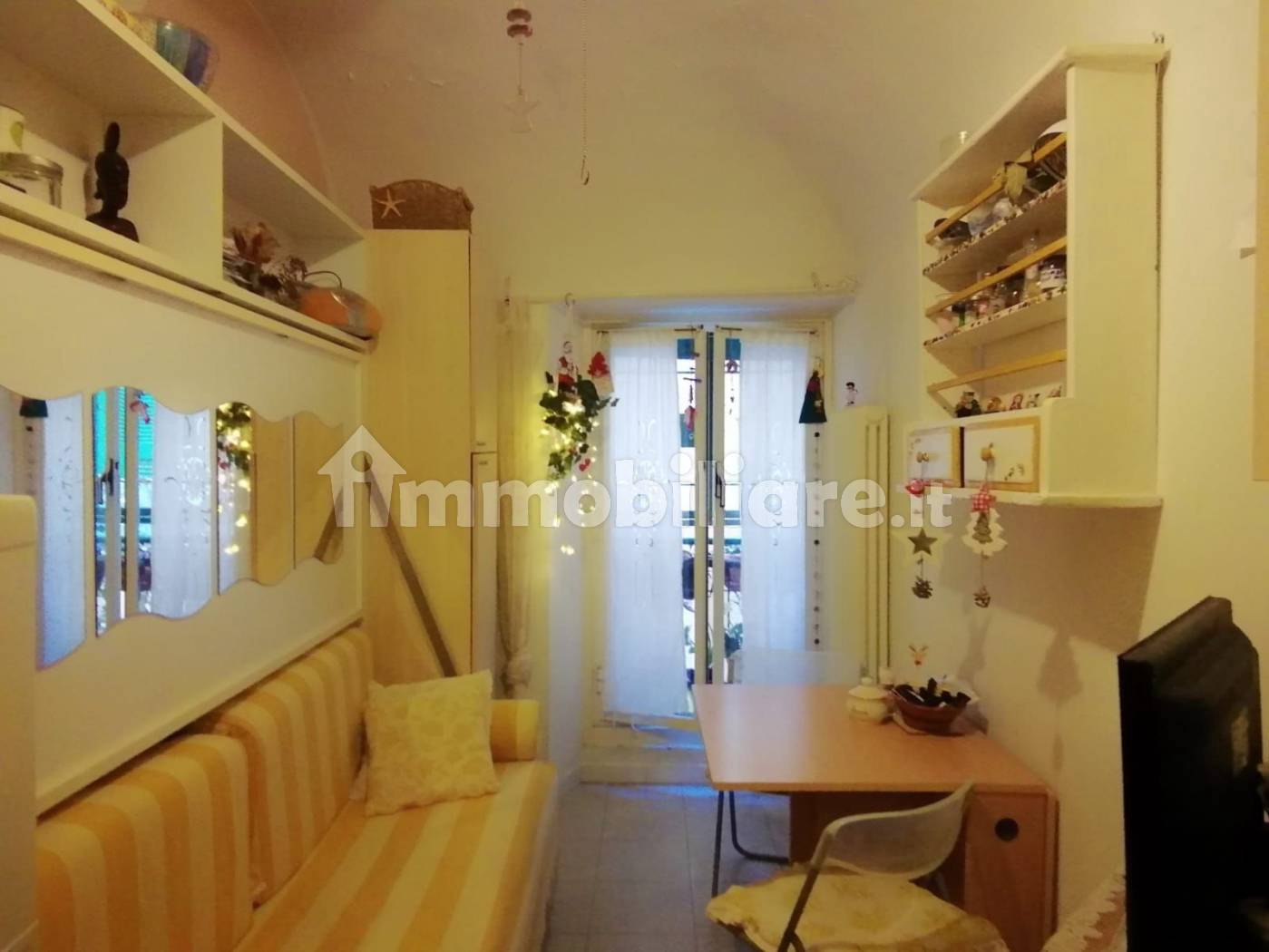 Bilocale via Richeri, Centro, Loano