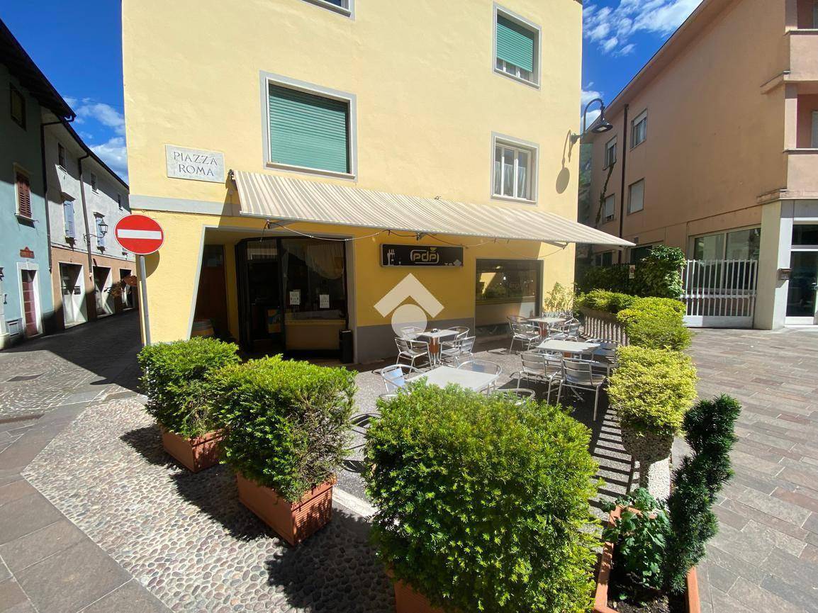 Locale commerciale in Vendita