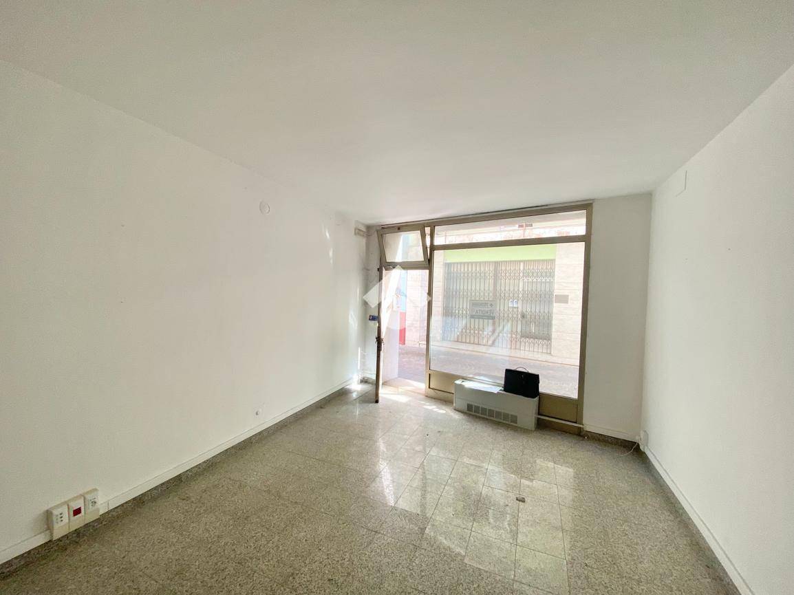 Locale commerciale in Vendita