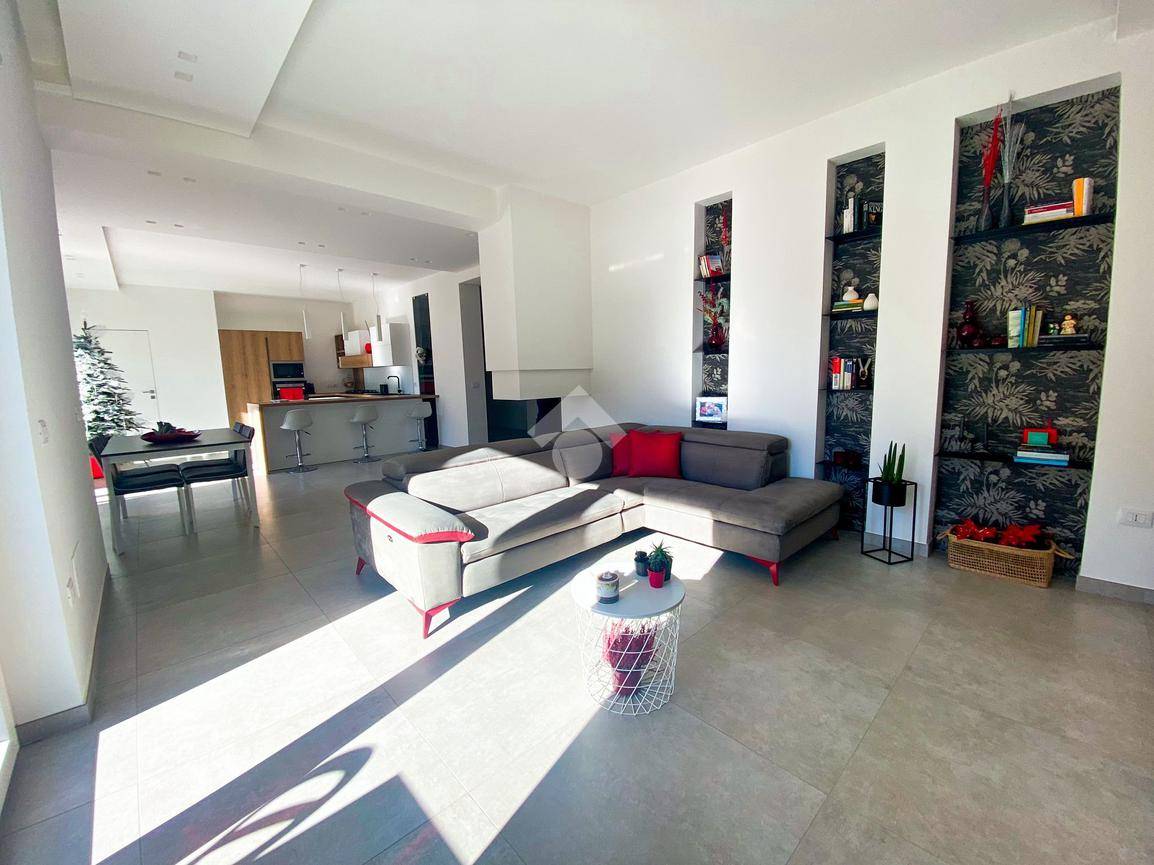 Trilocale via Morelli 21, Quattromiglia, Rende