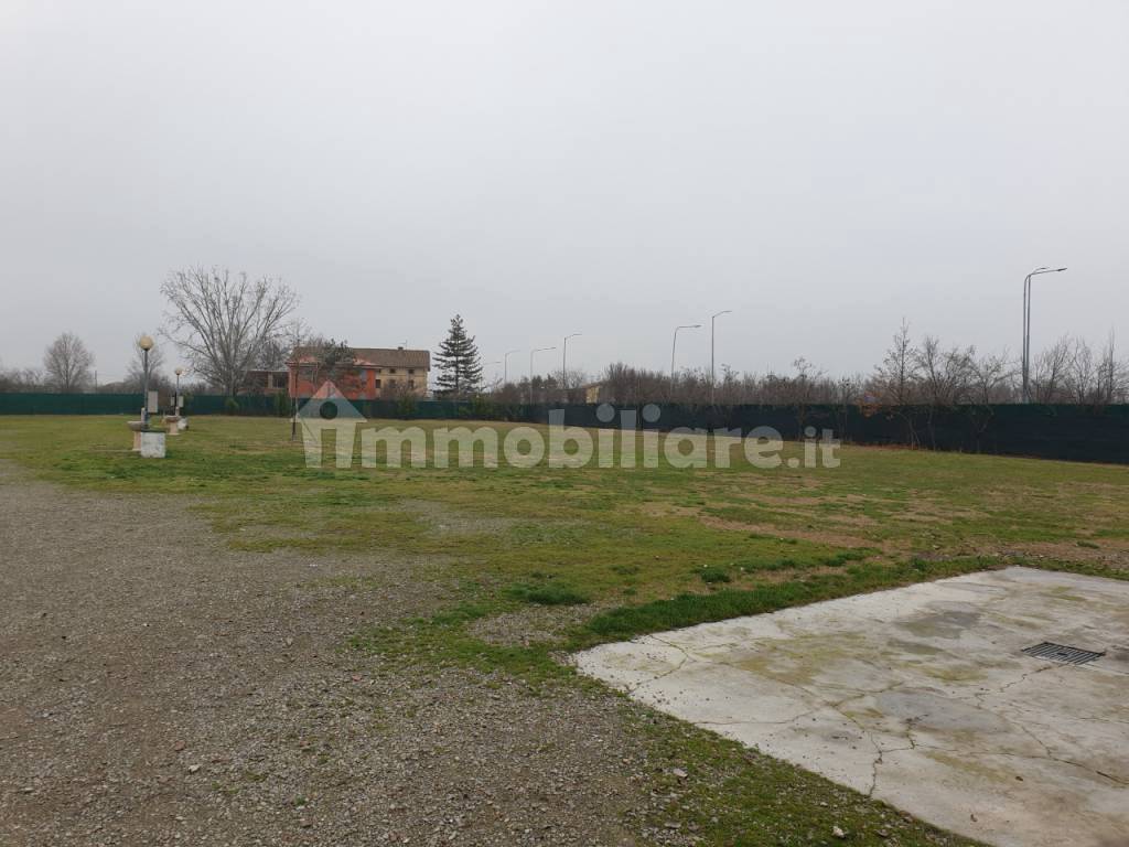 Attività commerciale Modena Nord, Modena, Rif. 100301256 - Immobiliare.it
