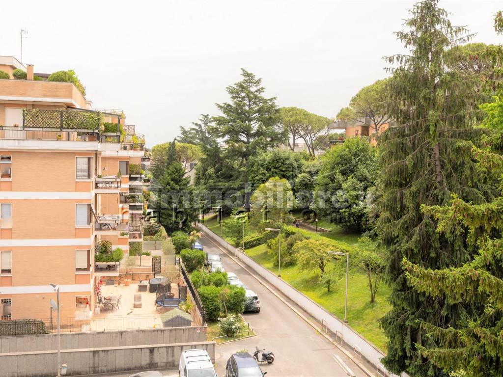 Vendita Appartamento Roma. Quadrilocale in via della Farnesina 269. Da ...