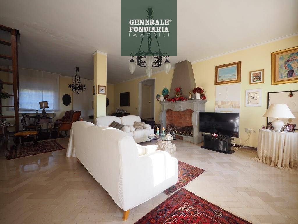 Appartamento via Capraia, Ceparana Carpena, Bolano