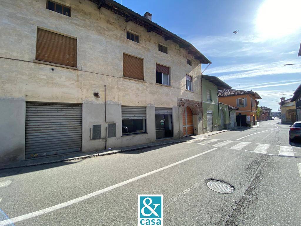 Locale commerciale in Vendita