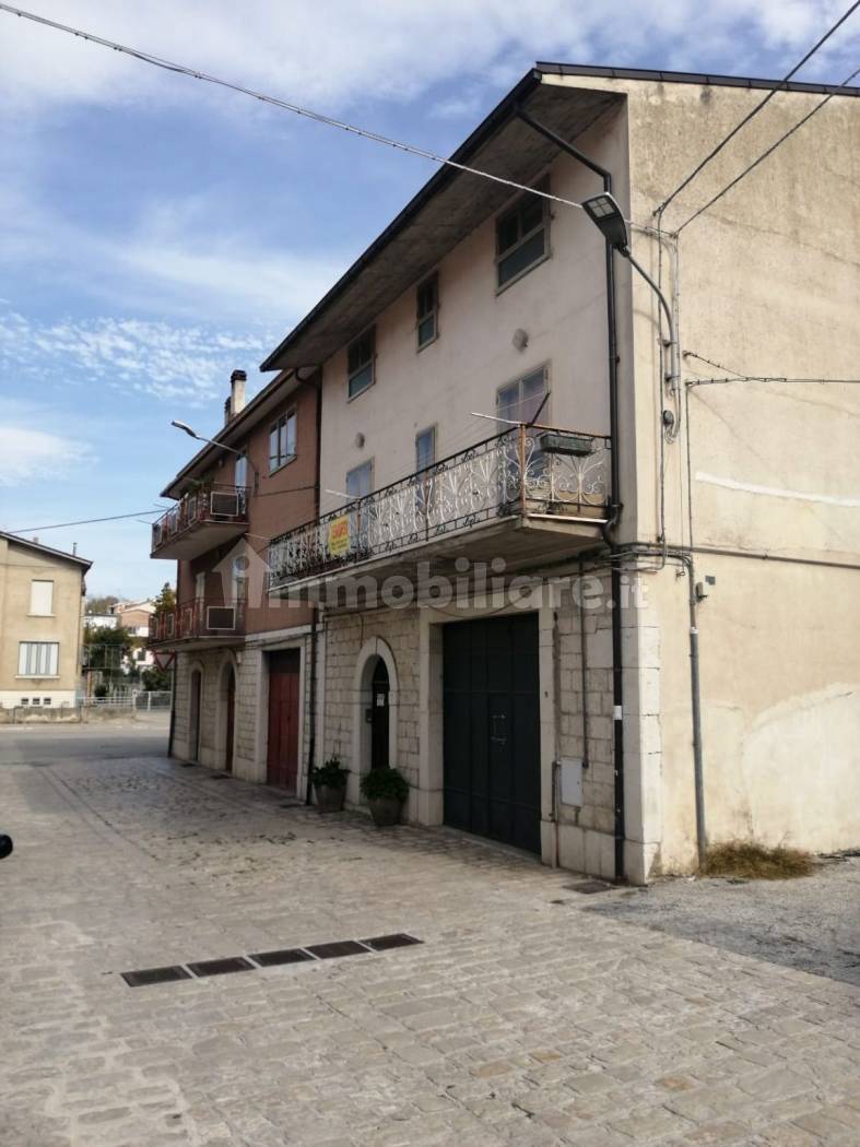Appartamento via Giardini 7, Centro, Vinchiaturo