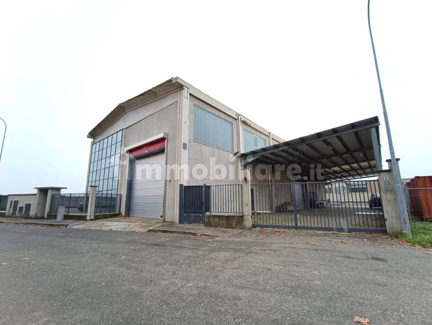 Capannone in Vendita