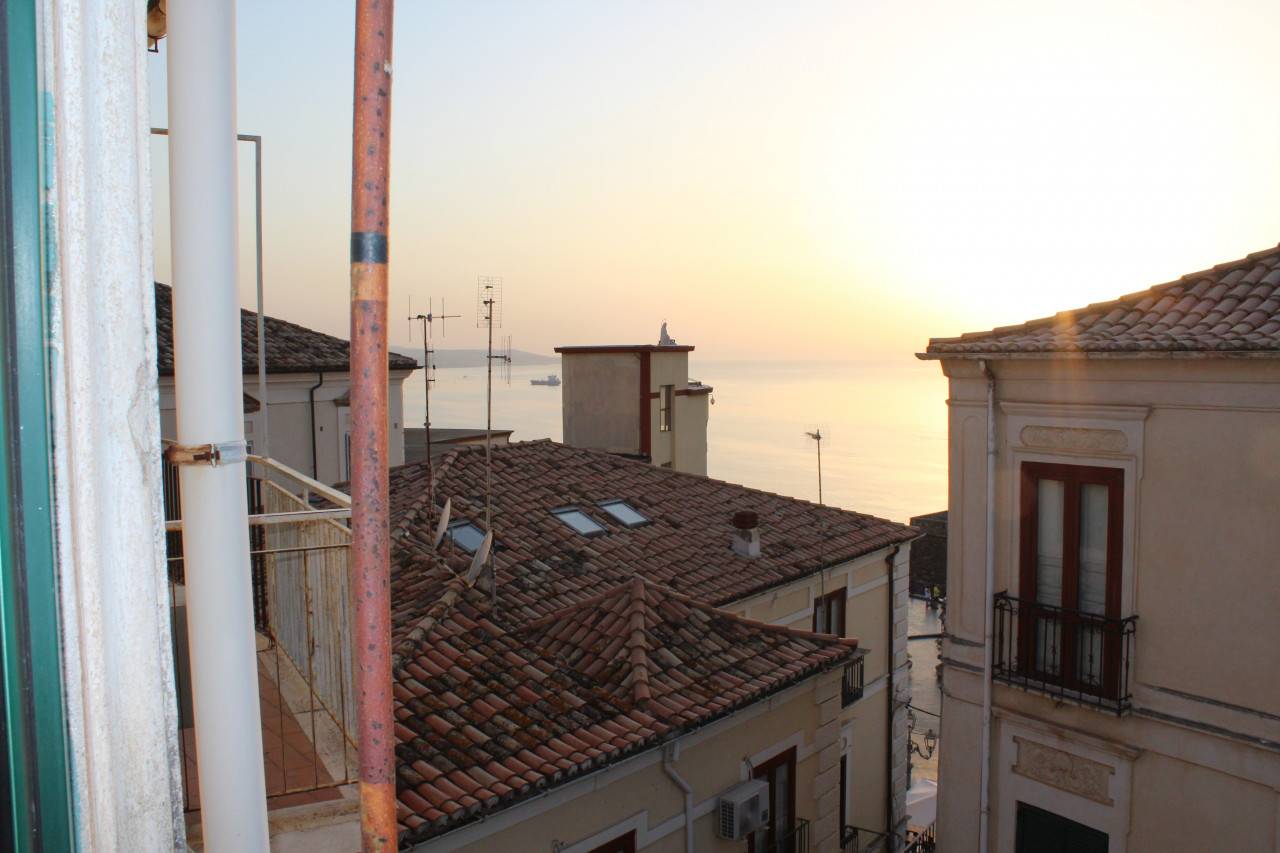 Trilocale via Francesco Bardari Vico 1, Centro, Pizzo