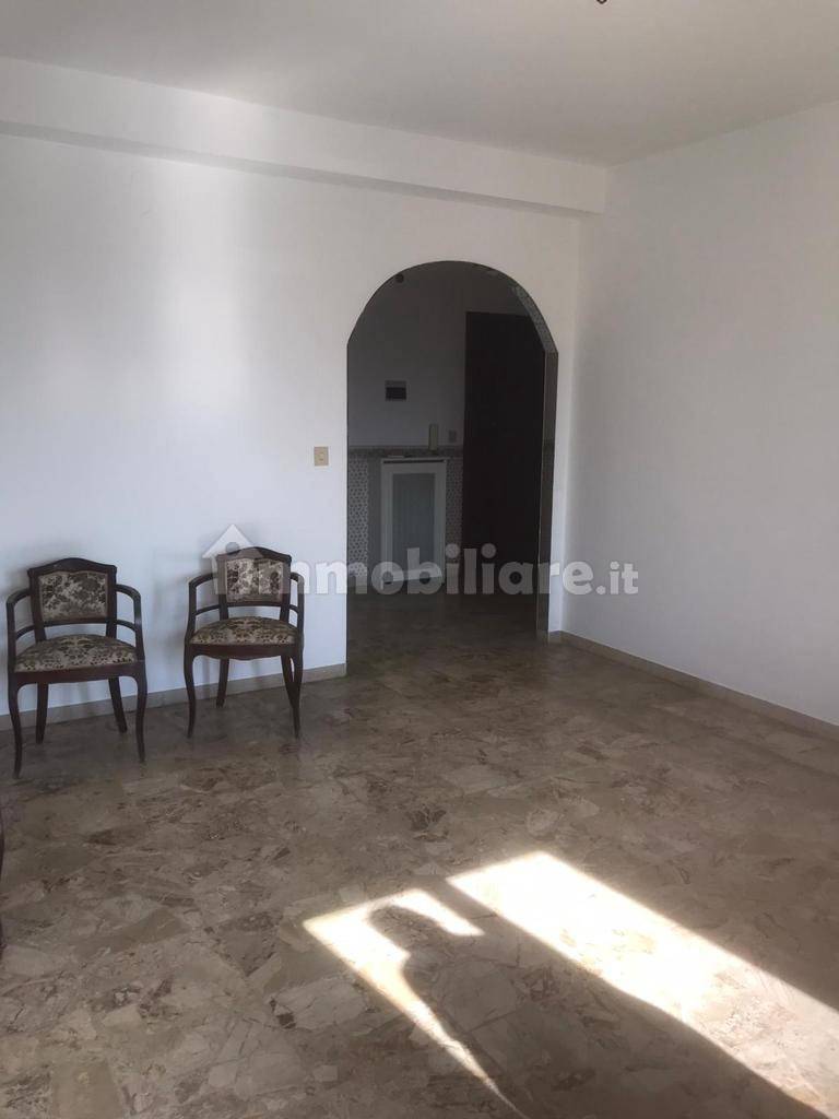 Appartamento da ristrutturare, sesto piano, Stazione Centrale - Corso Vittorio, Pescara