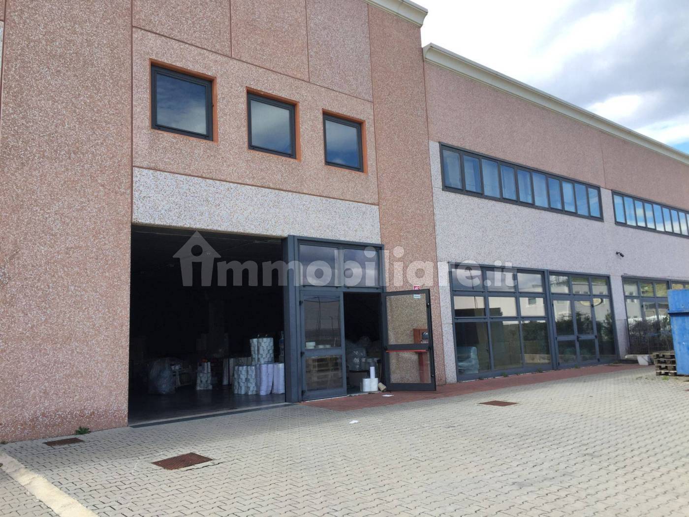 Capannone in Vendita