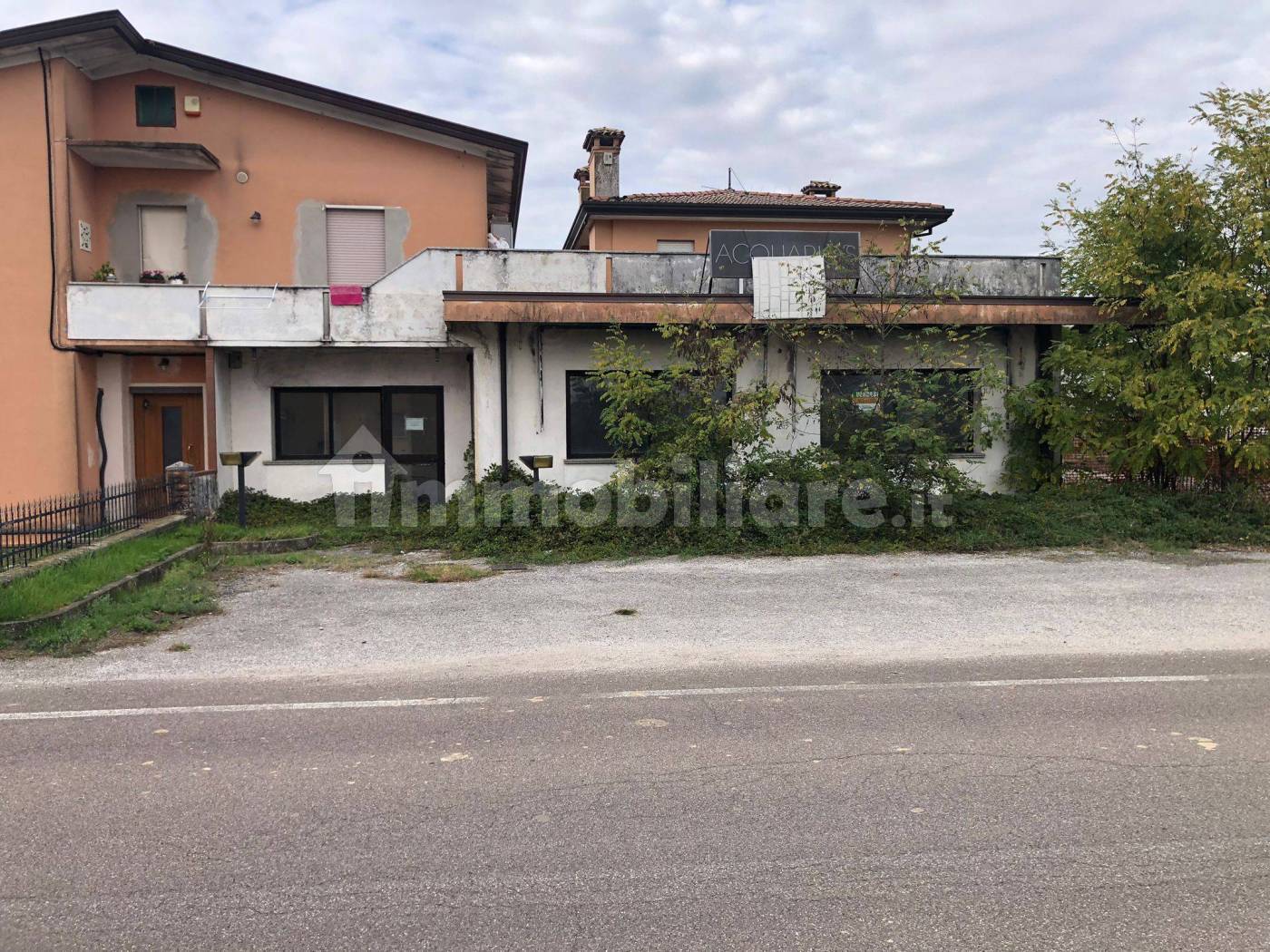 Locale commerciale in Vendita