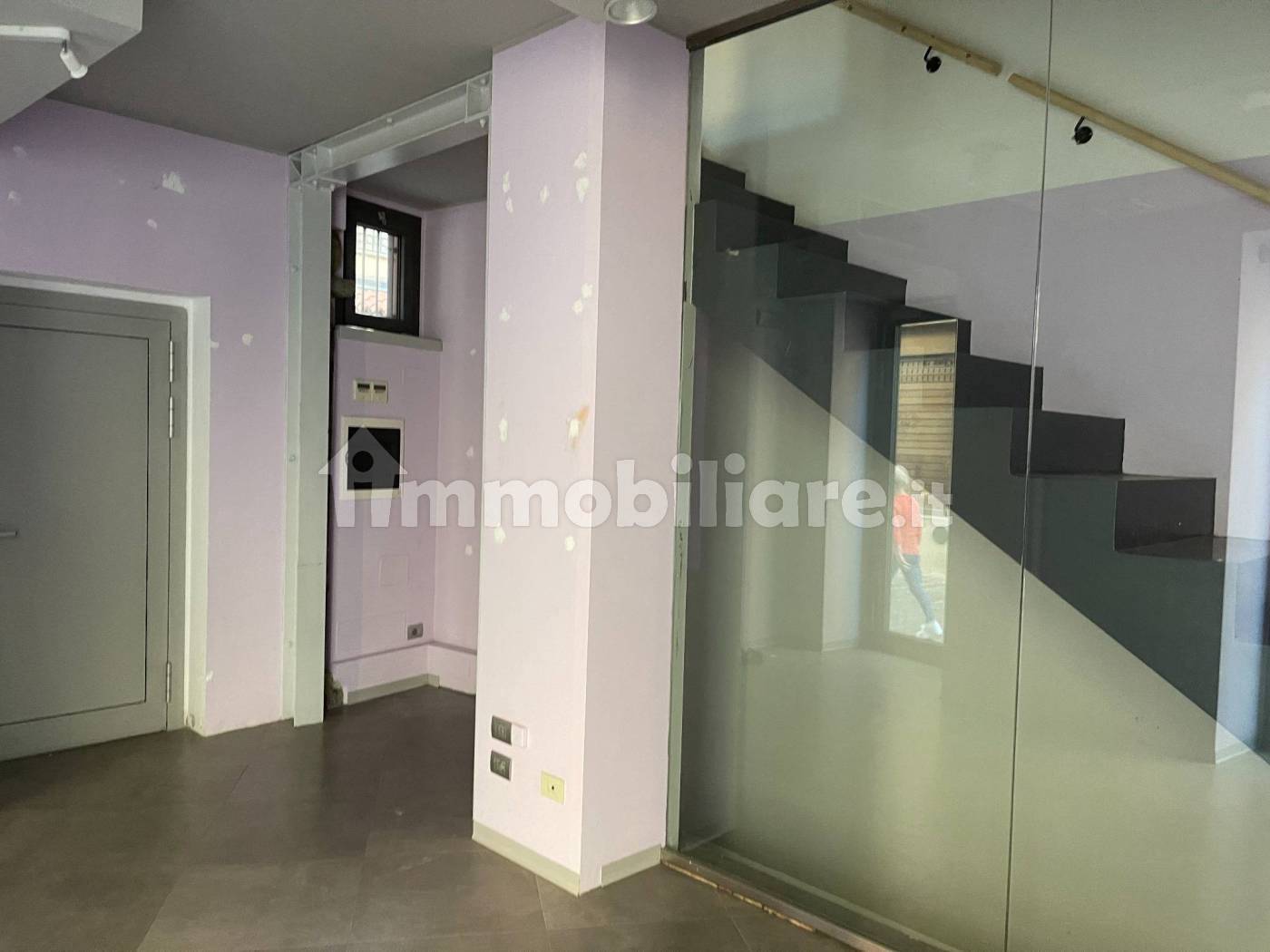 Locale commerciale in Vendita