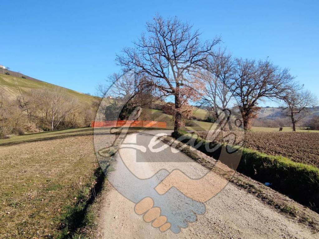 Locale commerciale Strada Santa Leandra, Montegranaro, Rif. 100372878 ...