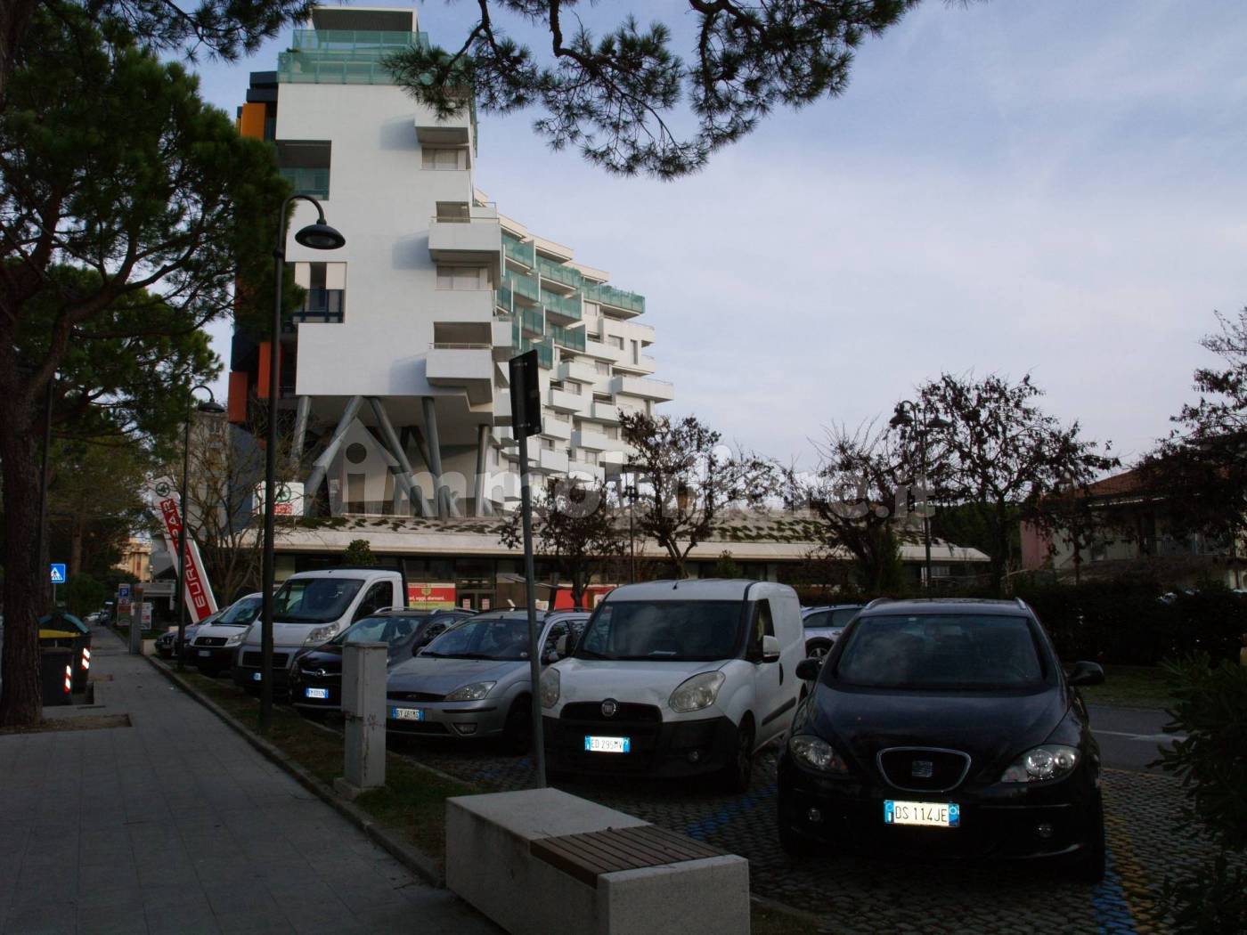 Locale commerciale in Vendita