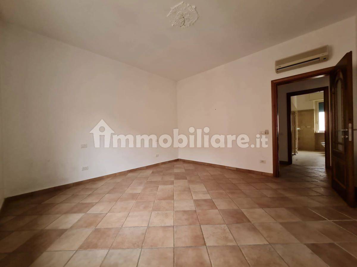 Trilocale via farini, 8, Dante - Cheope, Piacenza