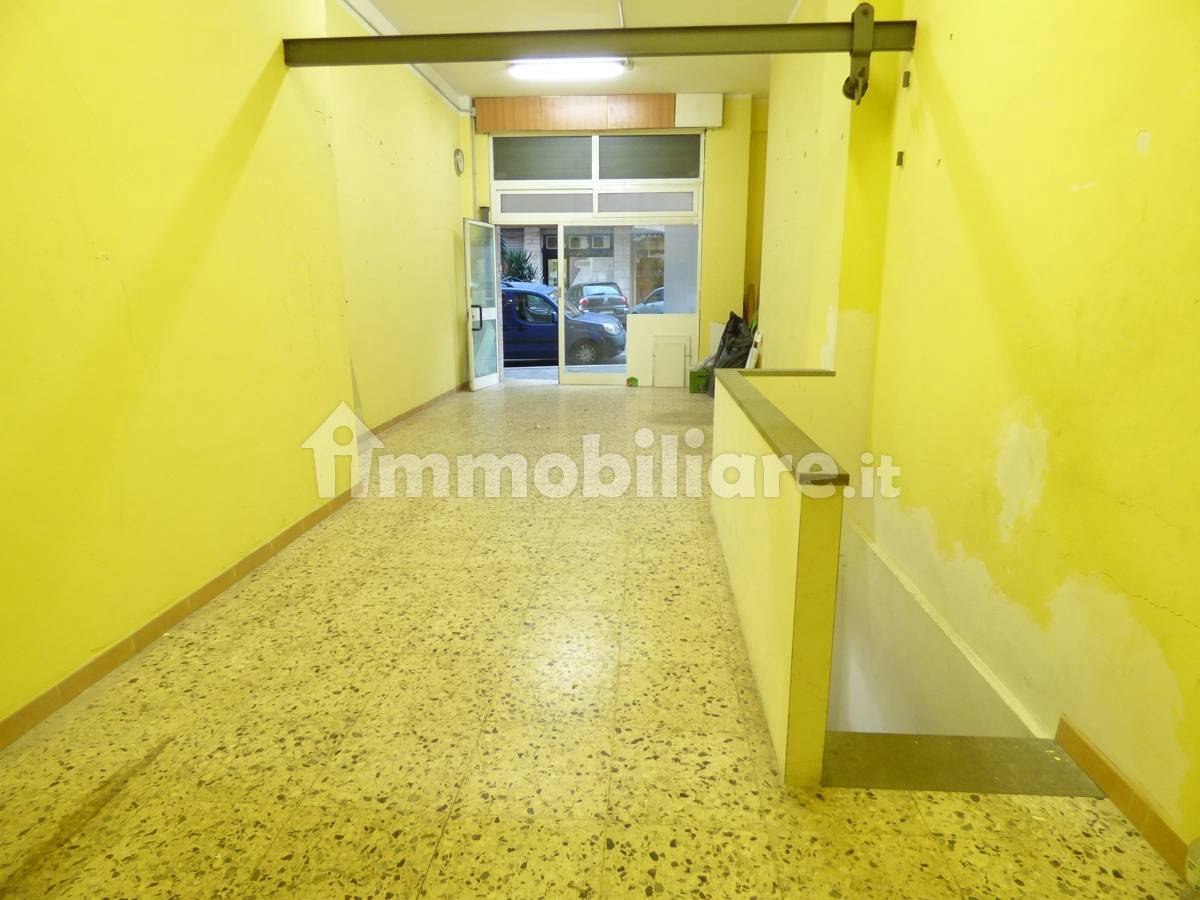 Locale commerciale in Vendita