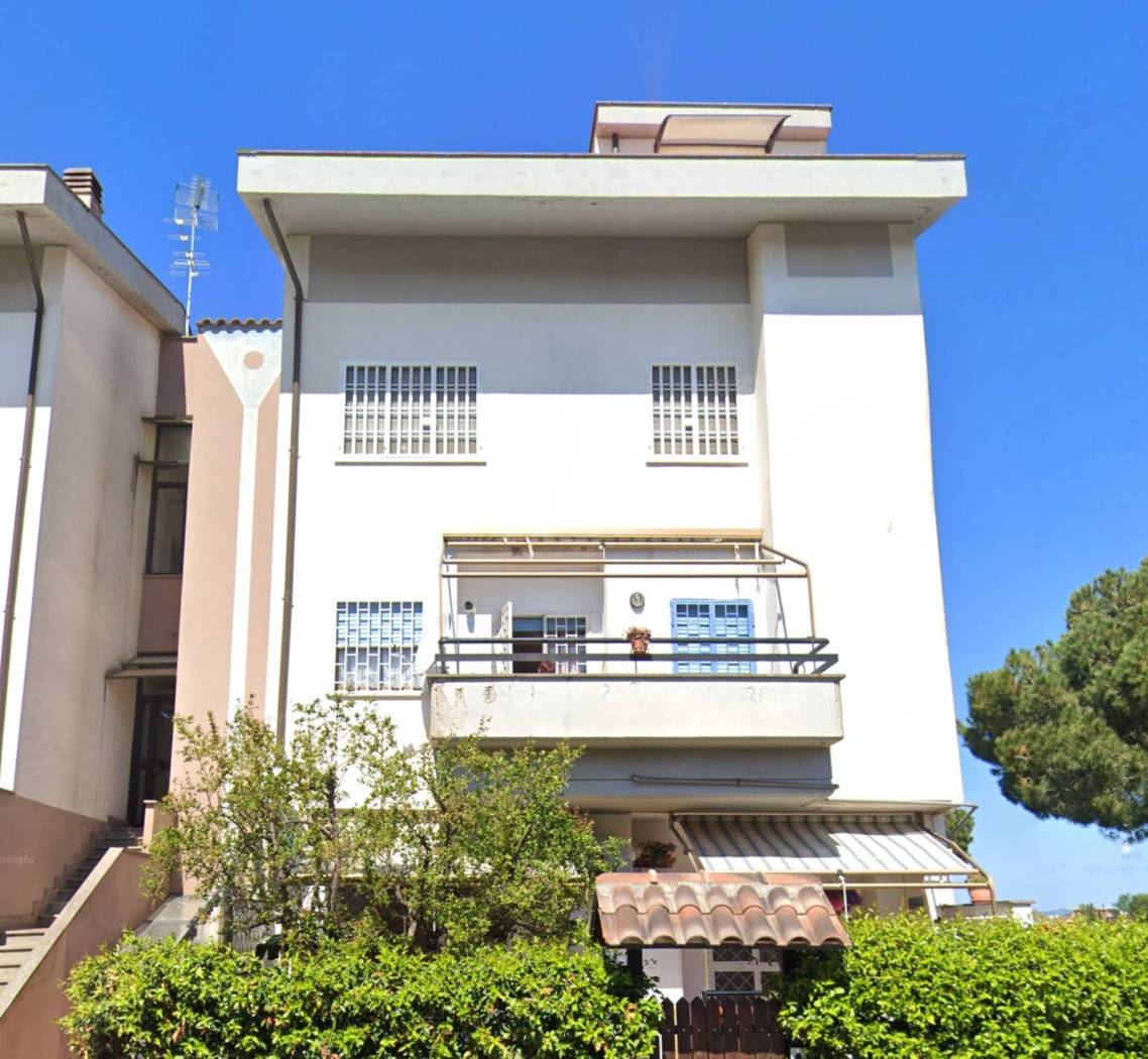 Bilocale via Y de Begnac, Centro Civico, Ladispoli
