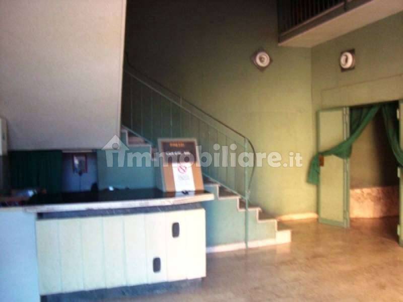 Locale commerciale in Vendita