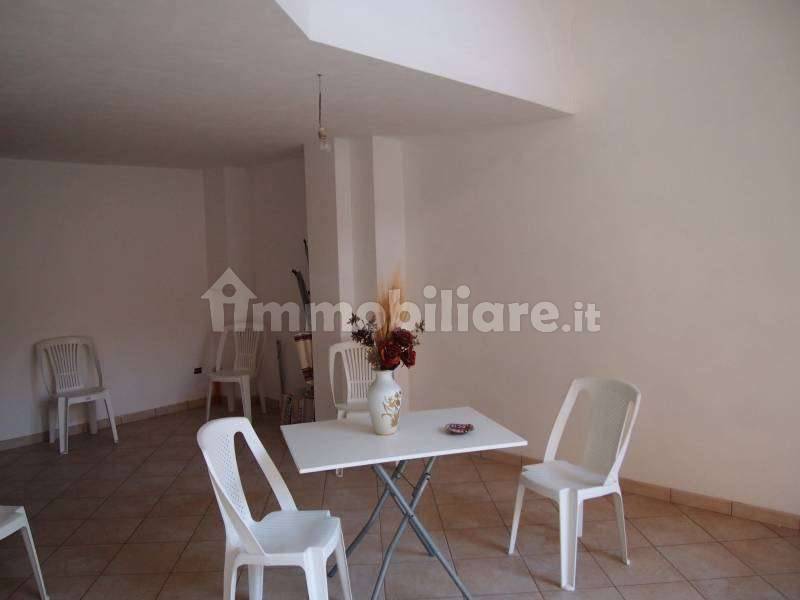 Locale commerciale in Vendita