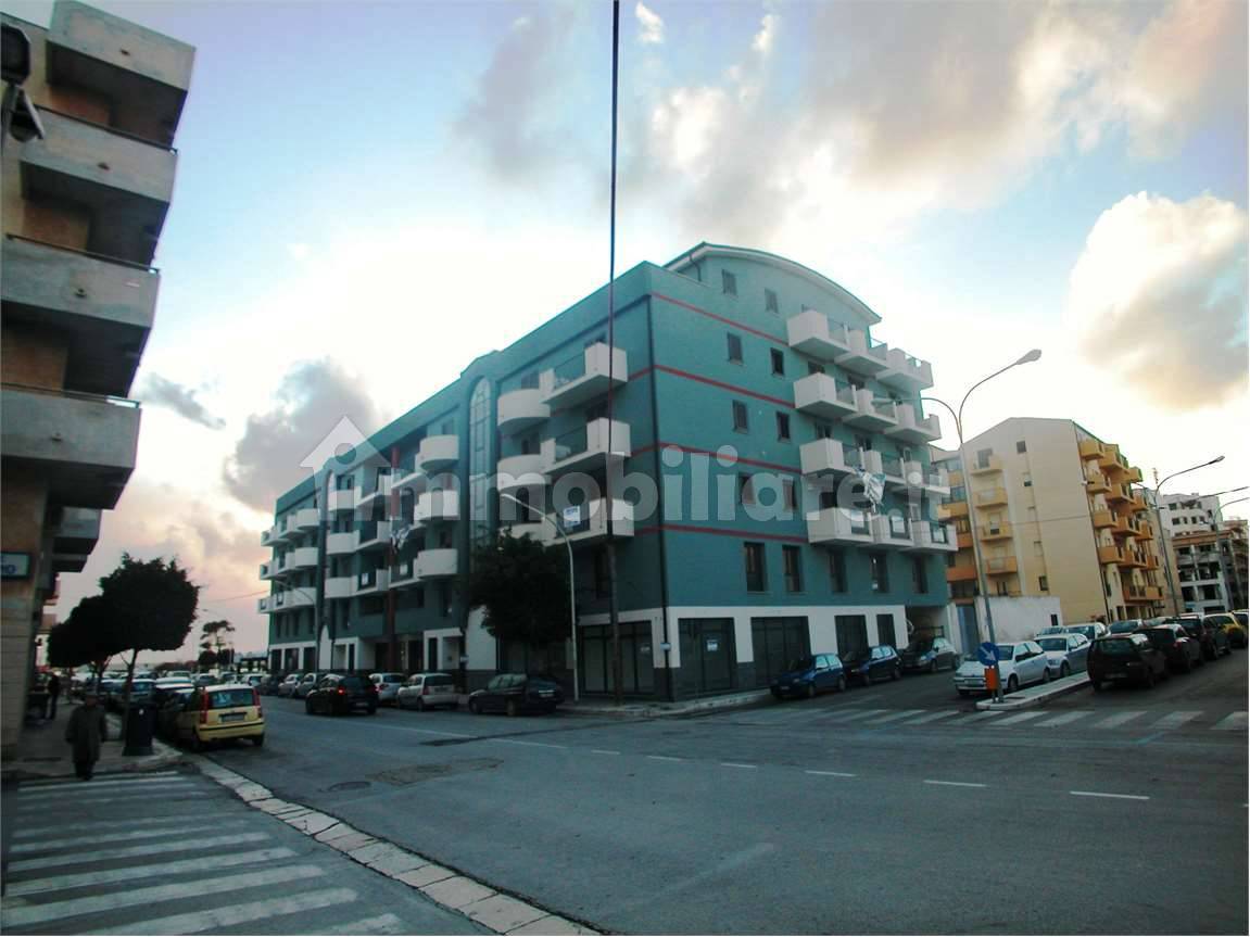 Locale commerciale in Vendita