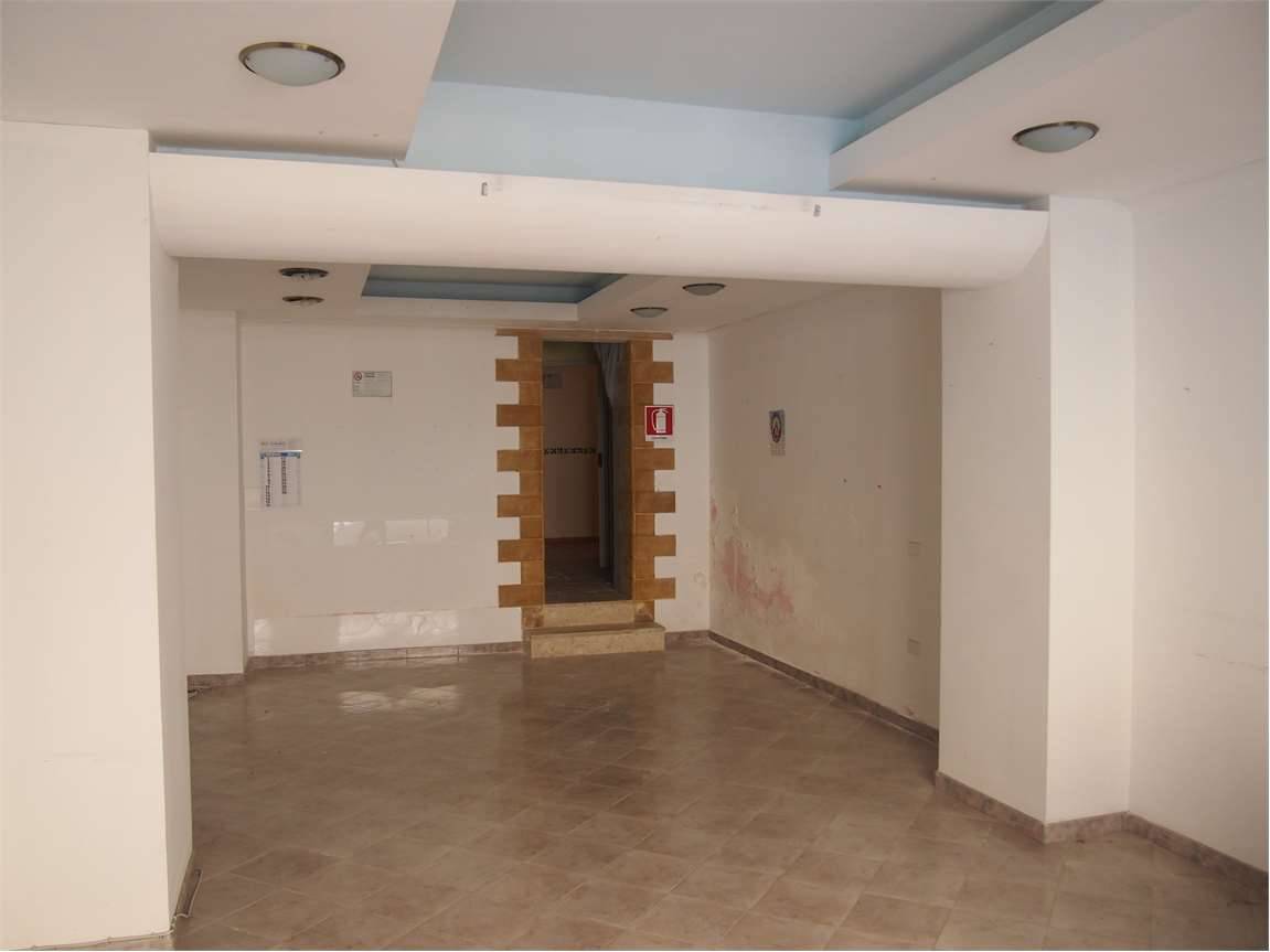 Locale commerciale in Vendita