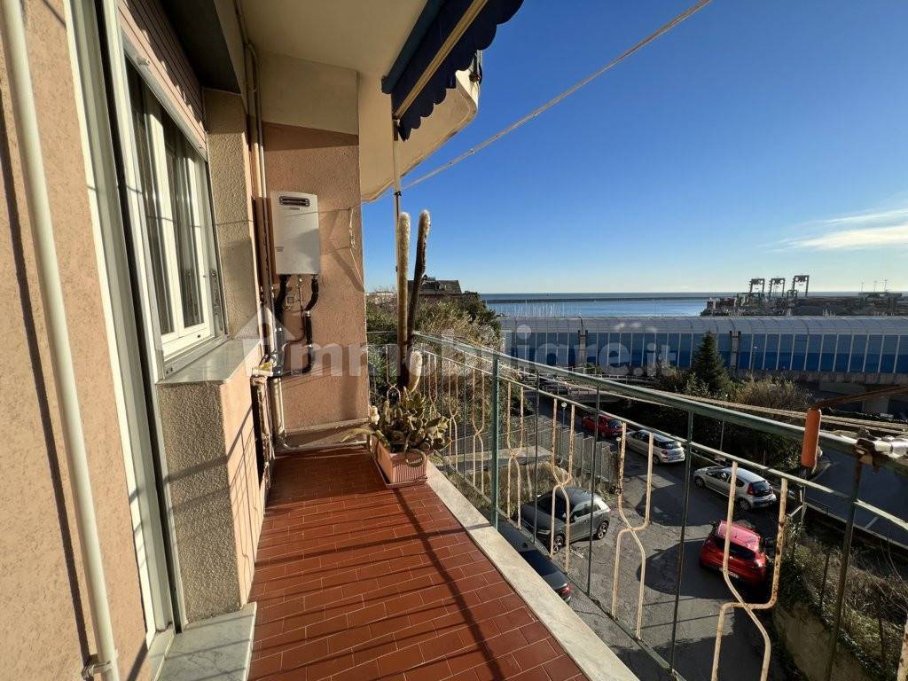 Quadrilocale via Gerolamo Ratto, Pra&#x27;, Genova